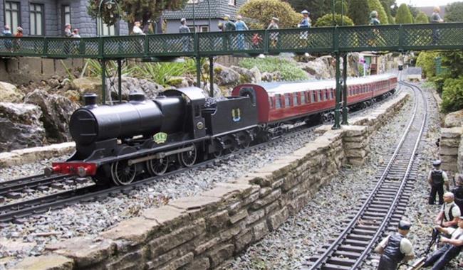 Bekonscot Model Village & Railway - Model / Miniature Village in ...