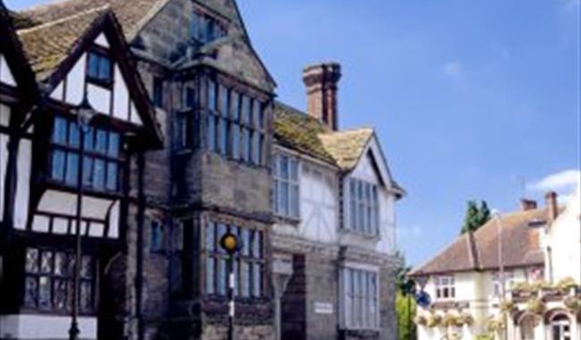 East Grinstead - Towns & Villages in West Sussex - Visit South East England