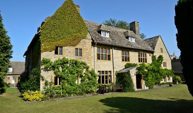 Charney Manor - Bed & Breakfast in Wantage, Oxfordshire - Visit South ...