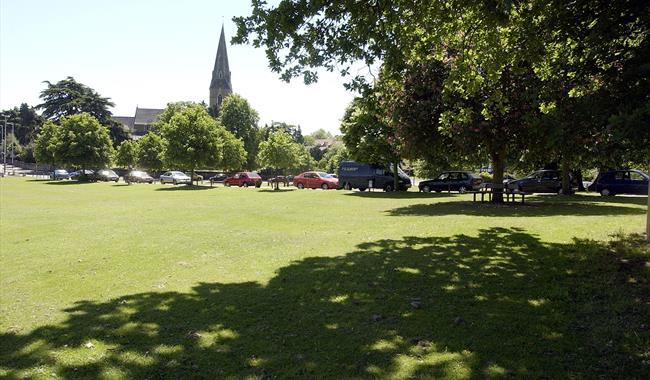 Esher - Towns & Villages in Esher, Elmbridge - Visit South East England