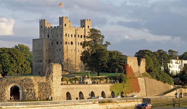 Rochester Castle - Castle / Fort in Rochester, Medway Towns - Visit ...