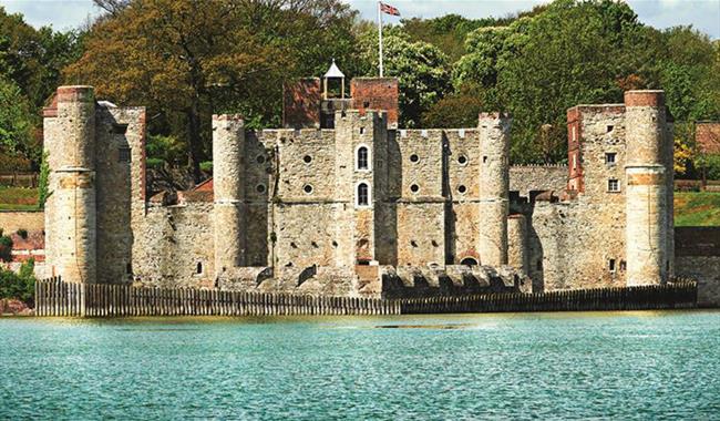 Upnor Castle - Castle / Fort in Rochester, Medway Towns - Visit South ...